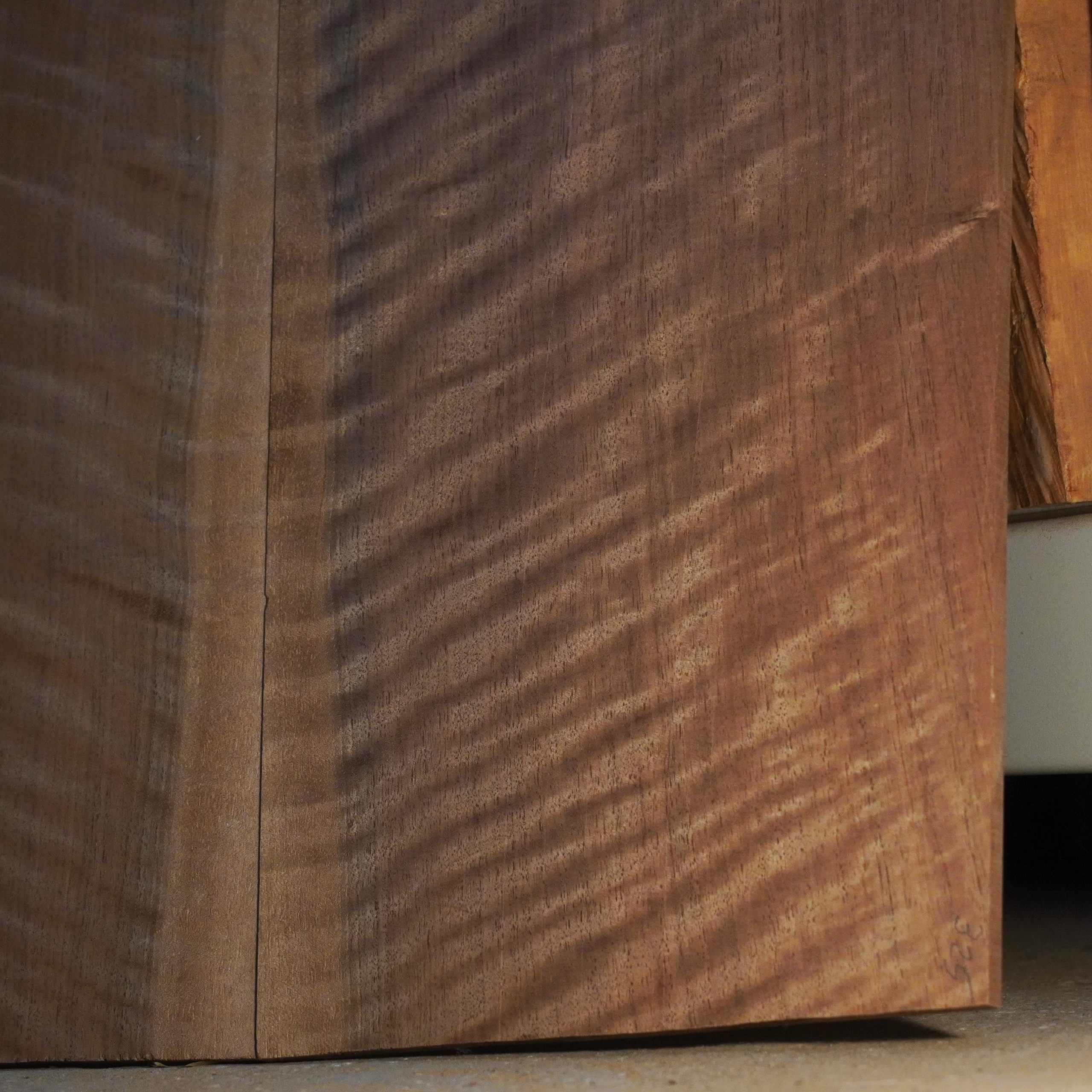 Flame Walnut | Sago New Material Guitars